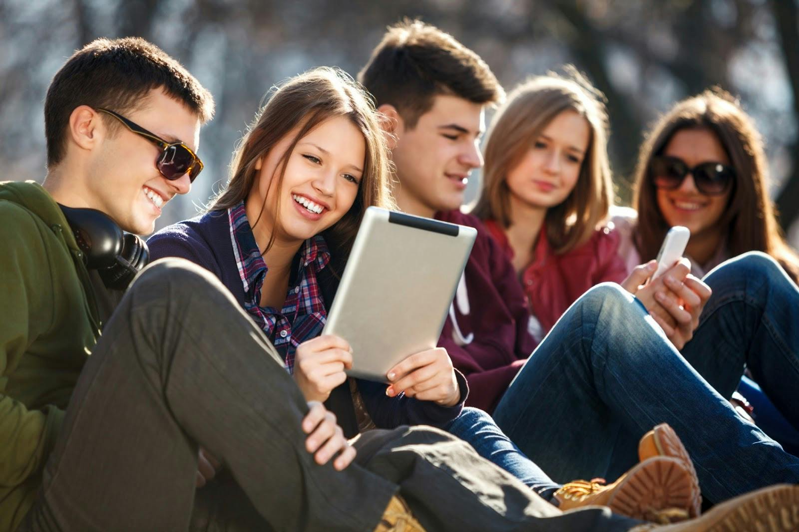 Smart, Savvy and Synced: the Constantly Connected Customer